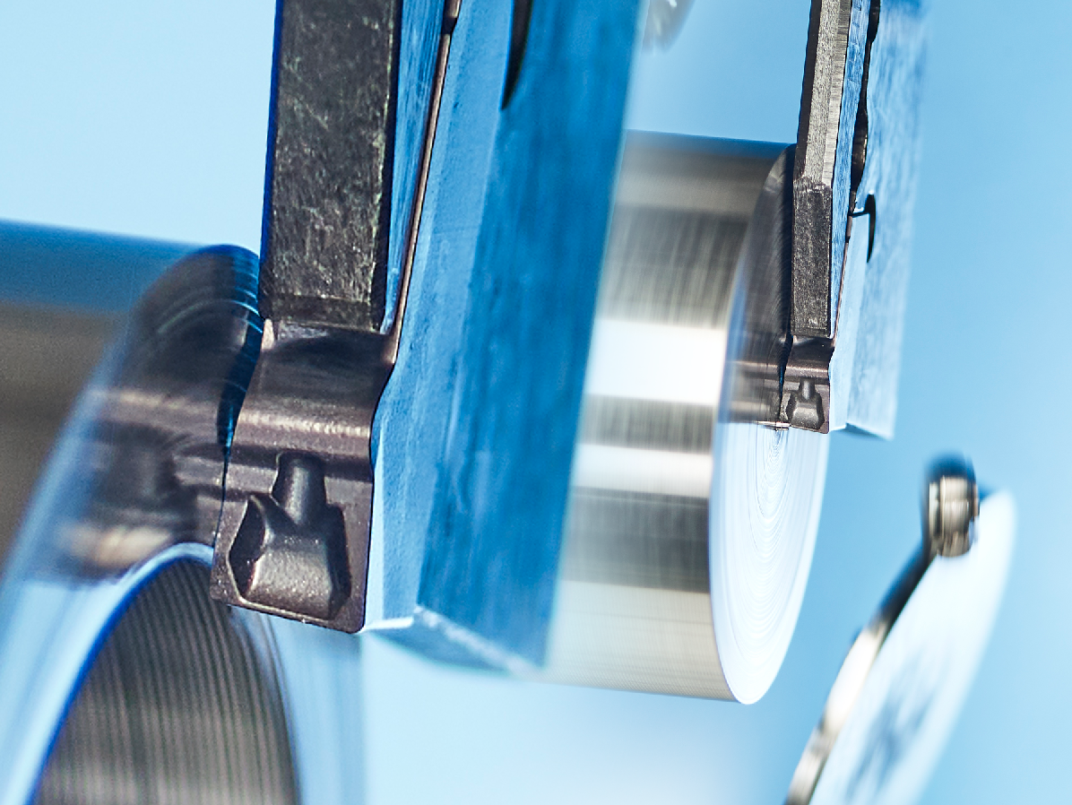 [Saw Man-X(N_Lead angle type)] Insert for pipe and round bar parting ...